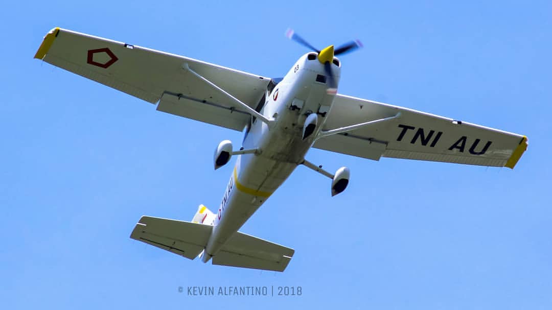 AIRPLANE SCALE MODELKIT: 2018