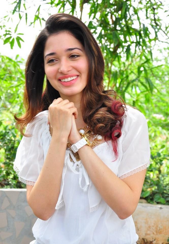 Tamanna Bhatia Beautiful Cute Photo Gallery - Indian Actress Wallpapers ...