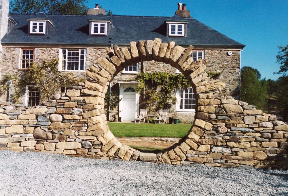Dry Stone Building: Best Stone Moongates