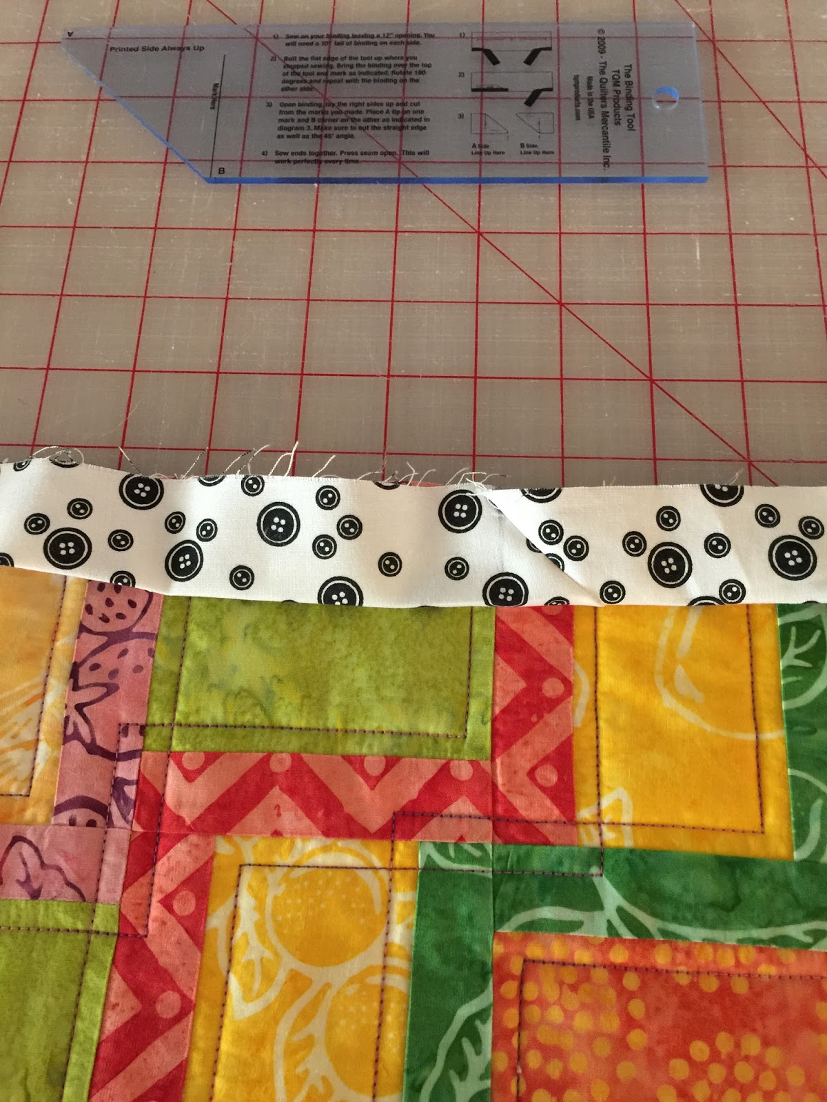 cinnamon holiday workshop: Disappearing Jelly Roll Rails quilt