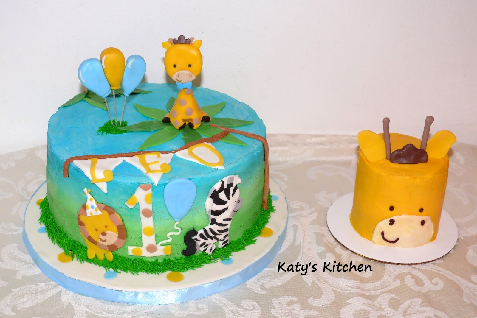 Katy's Kitchen: 1st Birthday Safari Cake and Smash Cake
