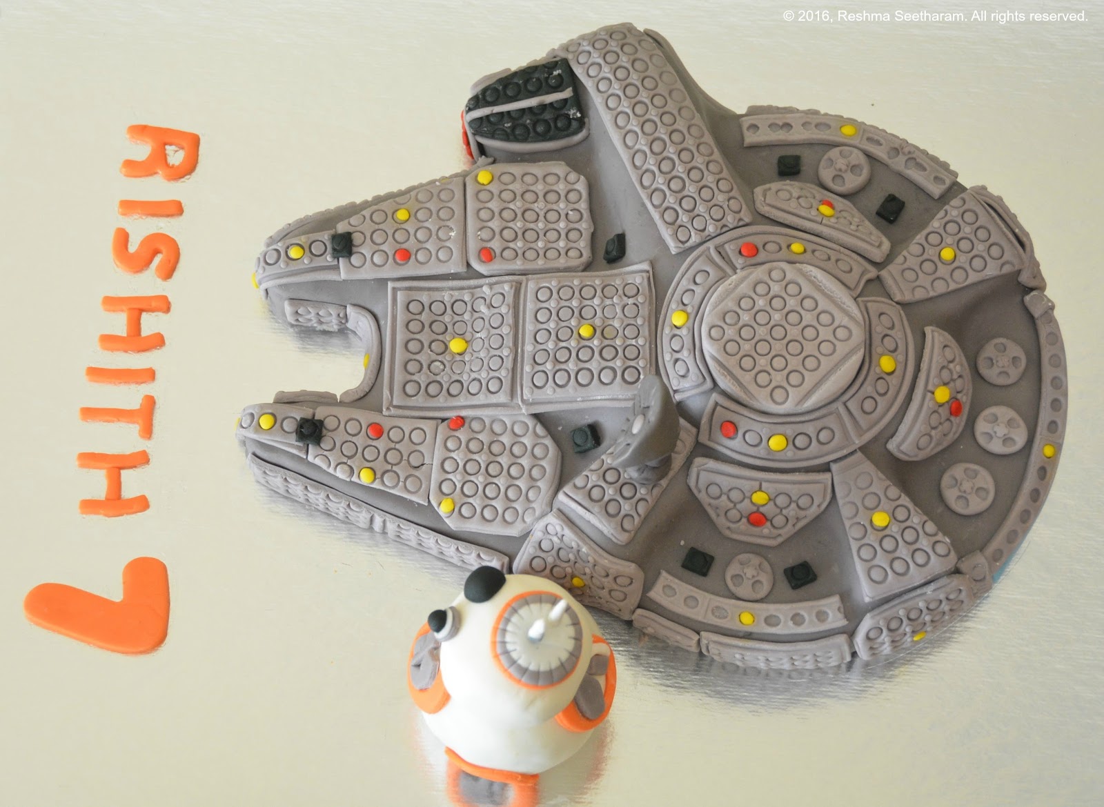 Millenium falcon cake