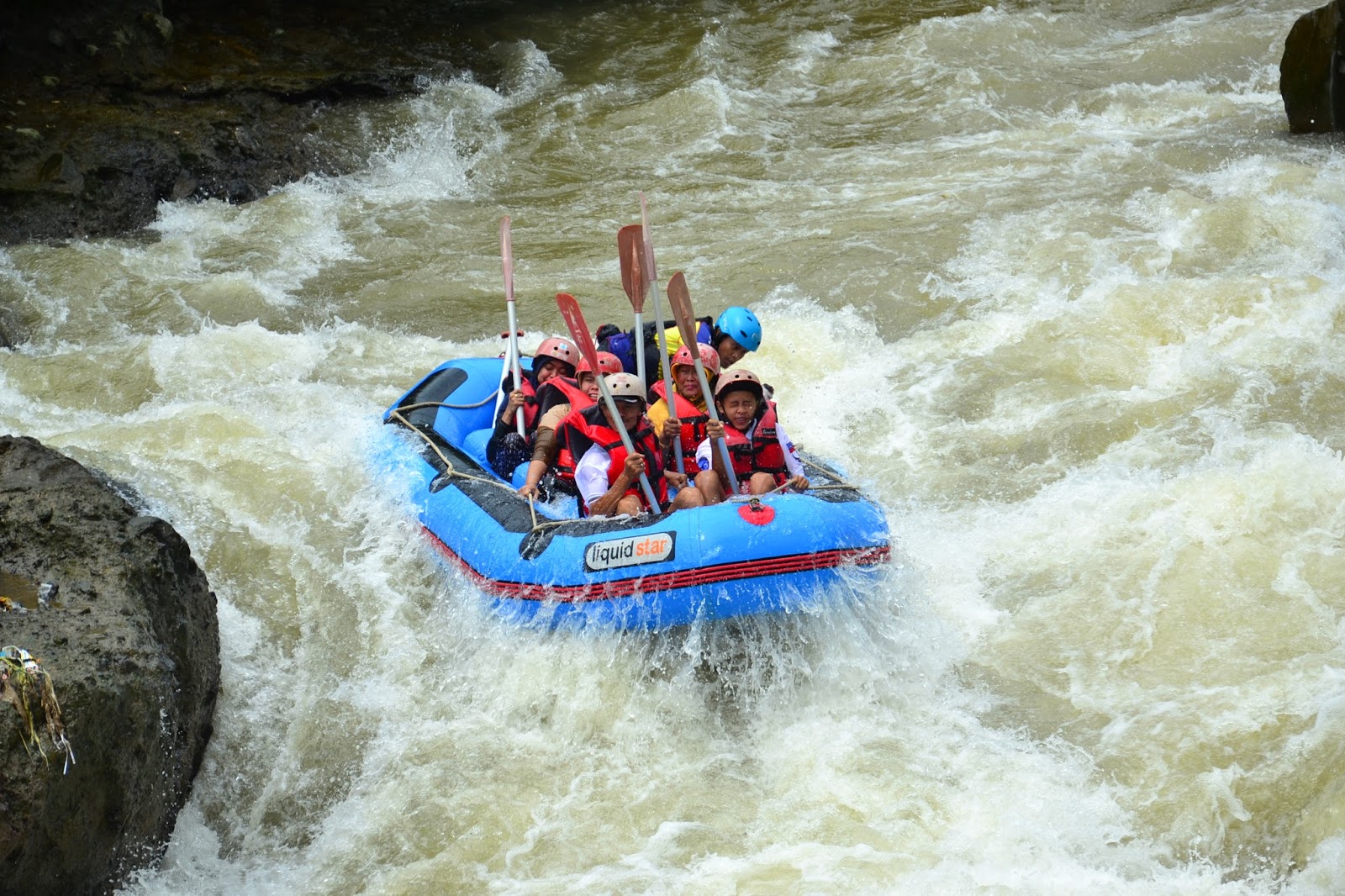 Paket Rafting Sungai Serayu Banjarnegara | The Pikas Artventure Resort