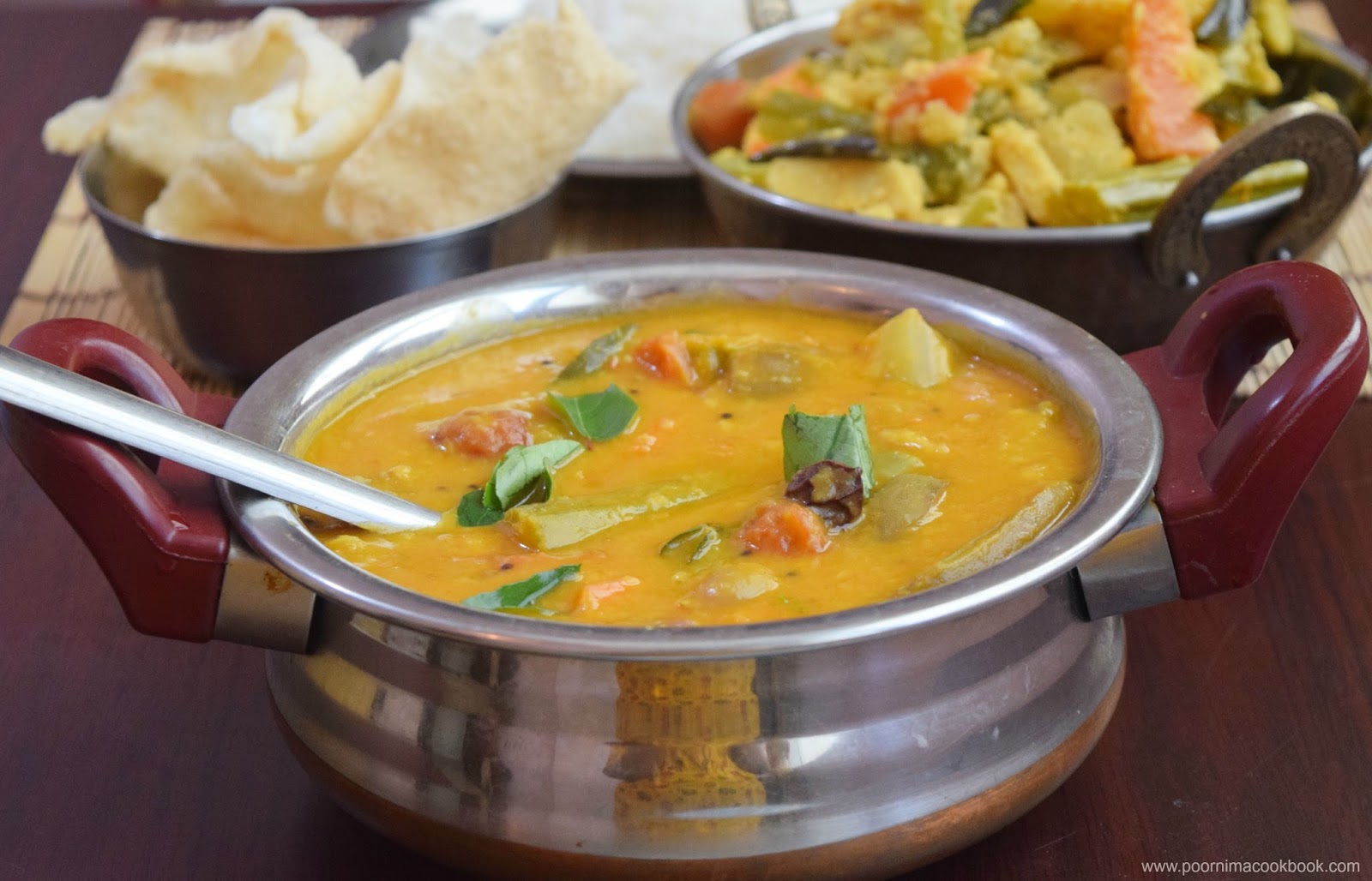 Poornima's Cook Book: Sambar / Mixed Vegetable Sambar - Tamilnadu Style