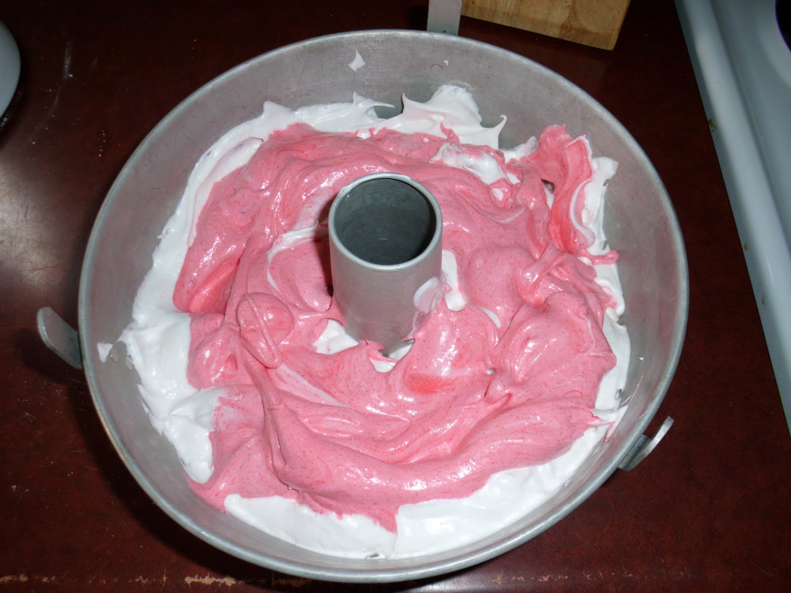 The Daily Smash: Raspberry Angel Food Cake