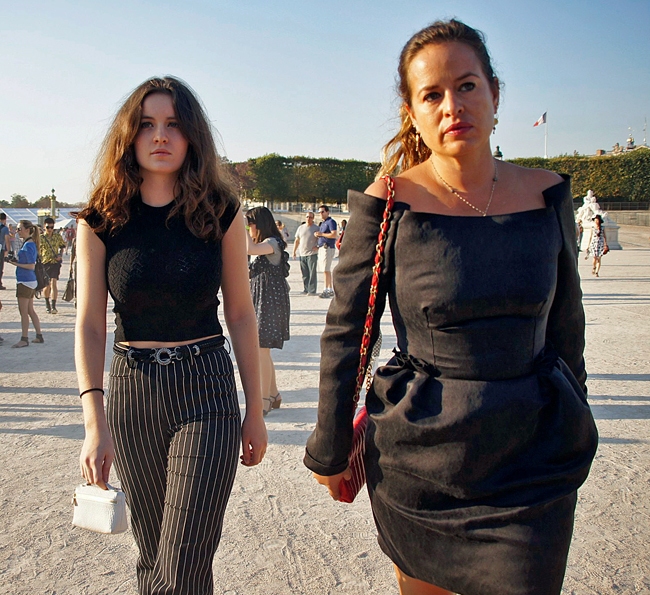 Stones Please Don`t Stop: Amba Jackson , se mueve como nieta Jagger