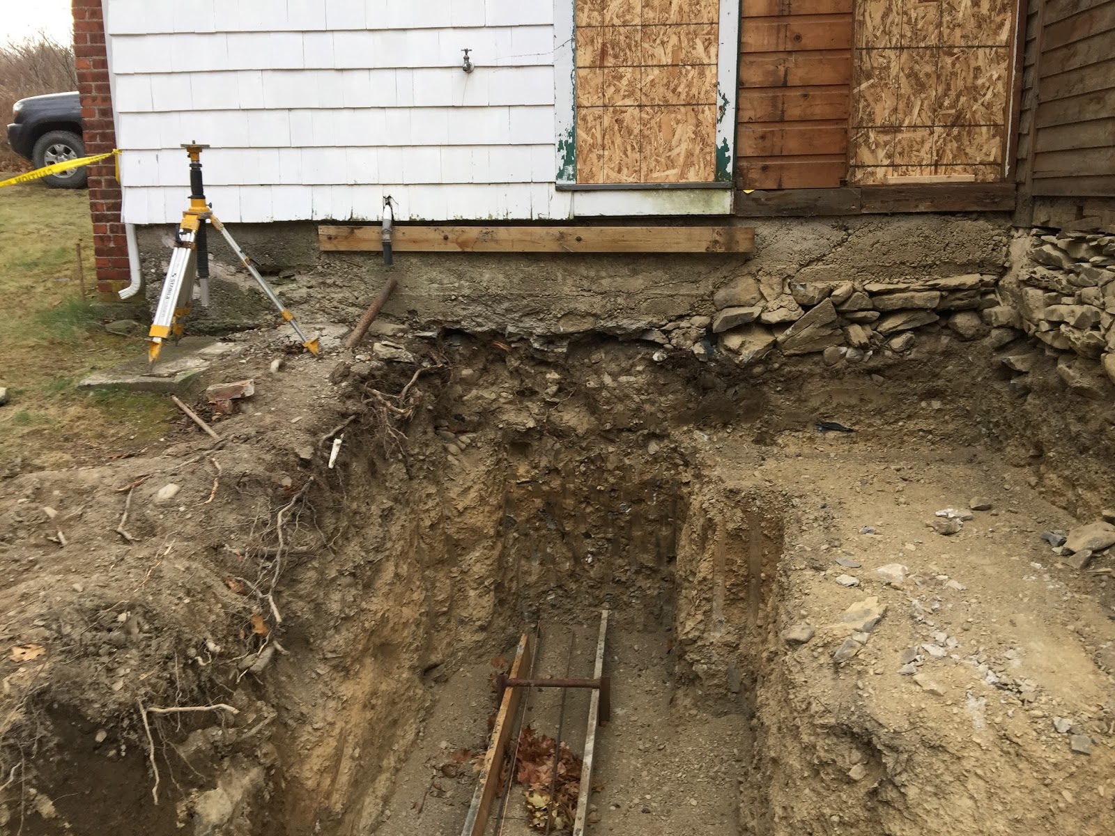 The New House Next Door: Family House on the Lake: Demolition Begins