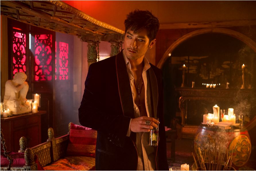 Words Fueled by Love: Cat Thursday: Magnus Bane