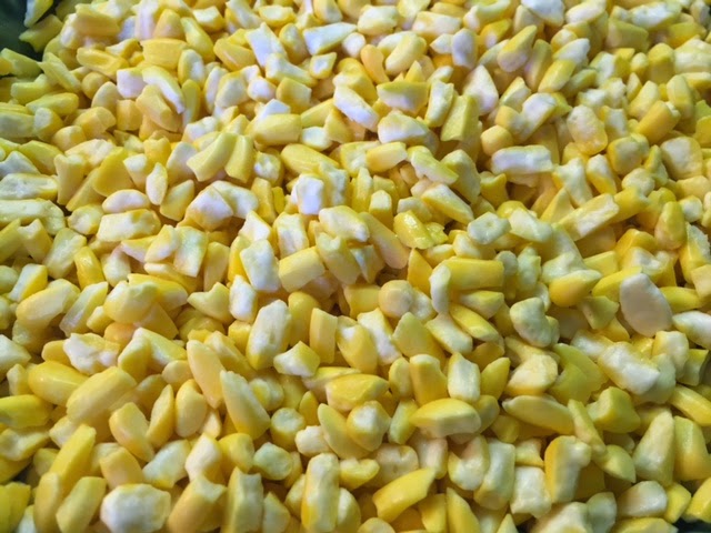 Rhonda's Creative Life: Sunday's Soup/Yellow Split Pea and Hominy Soup