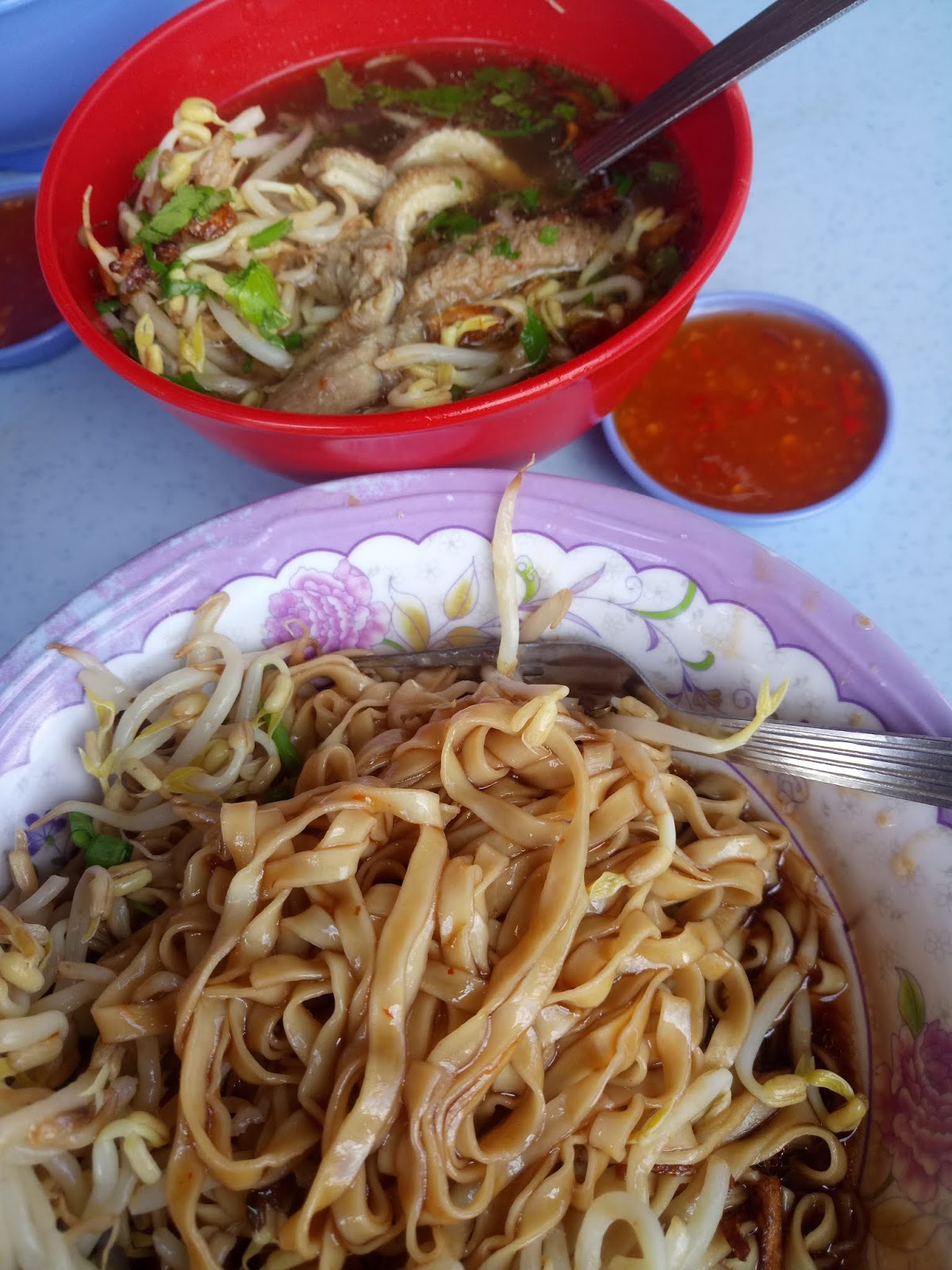 Beautiful Lie in a Beautiful Life: Jum Makan_Mee Pok kering + sup perut ...