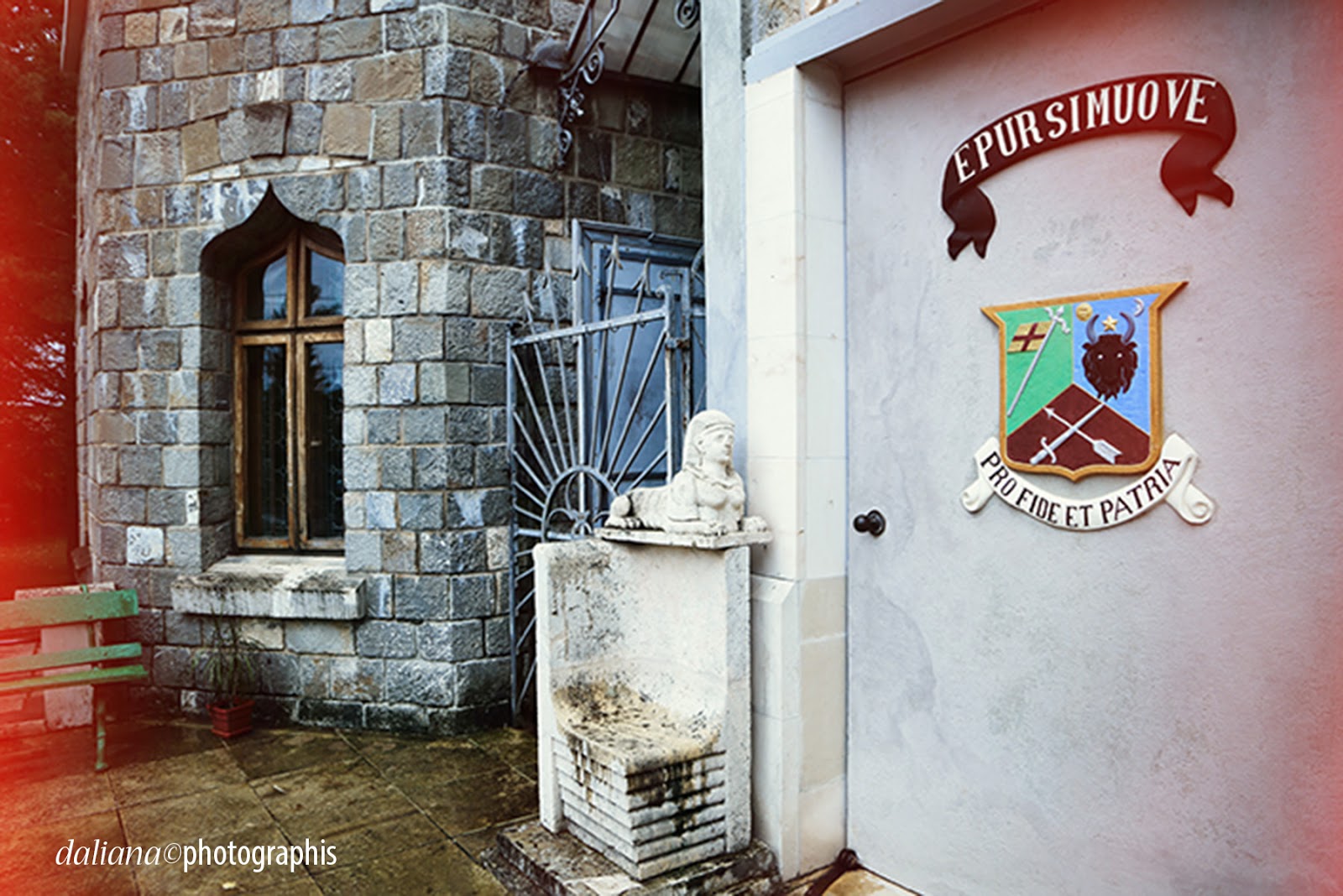 Photographis: Castelul Iulia Hasdeu – Campina