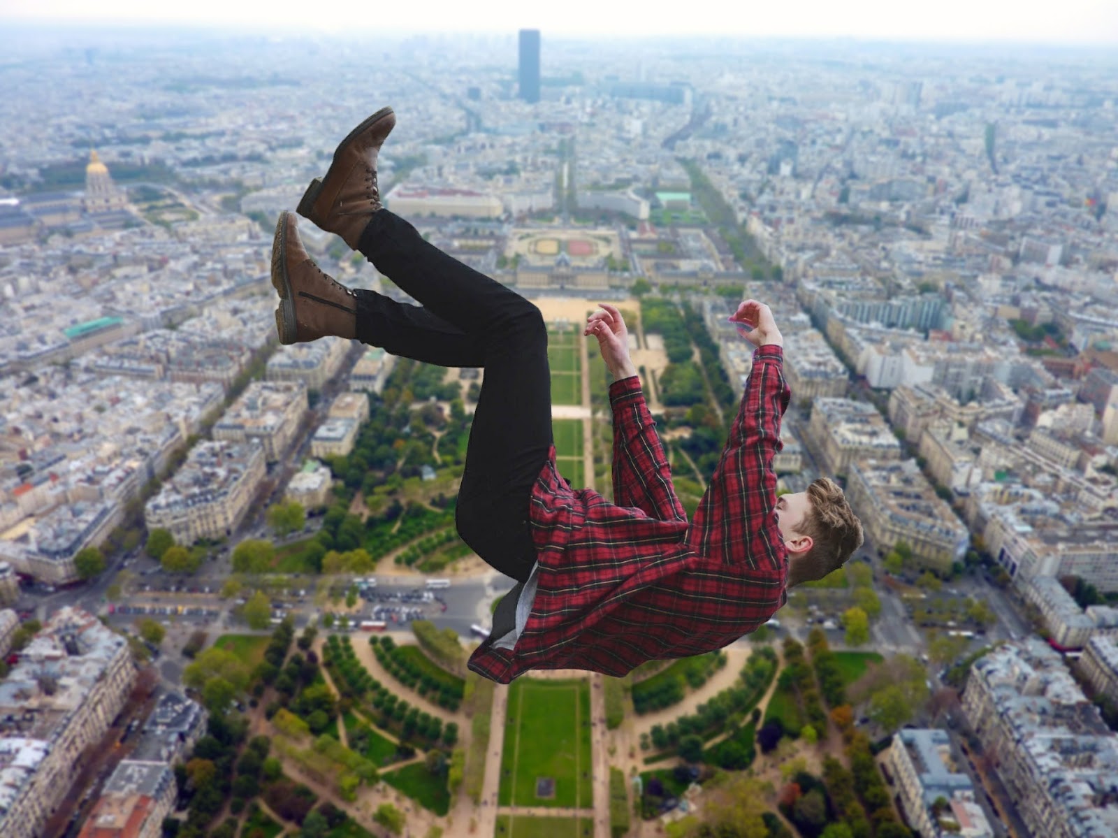 Caer ~ La i Crítica