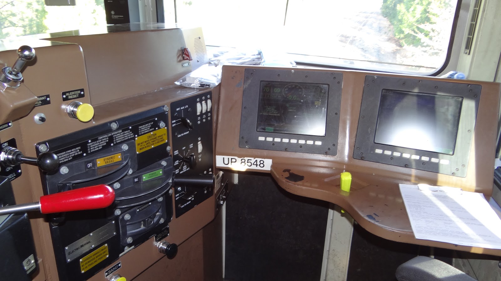 Milepost 154: A Train Blog: Inside a UP SD70ACe