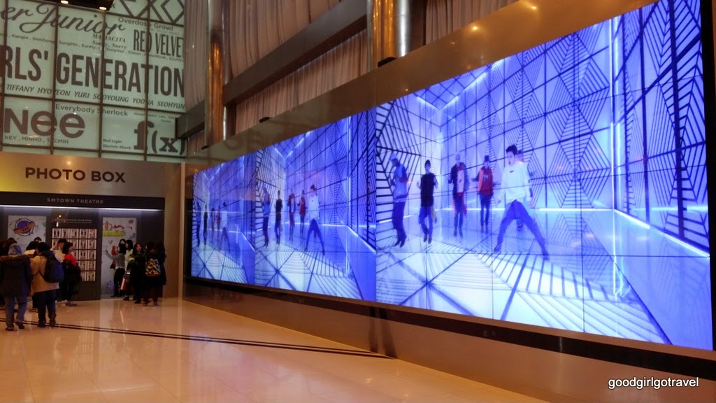 Good girl go travel: SM Town Coex Atrium