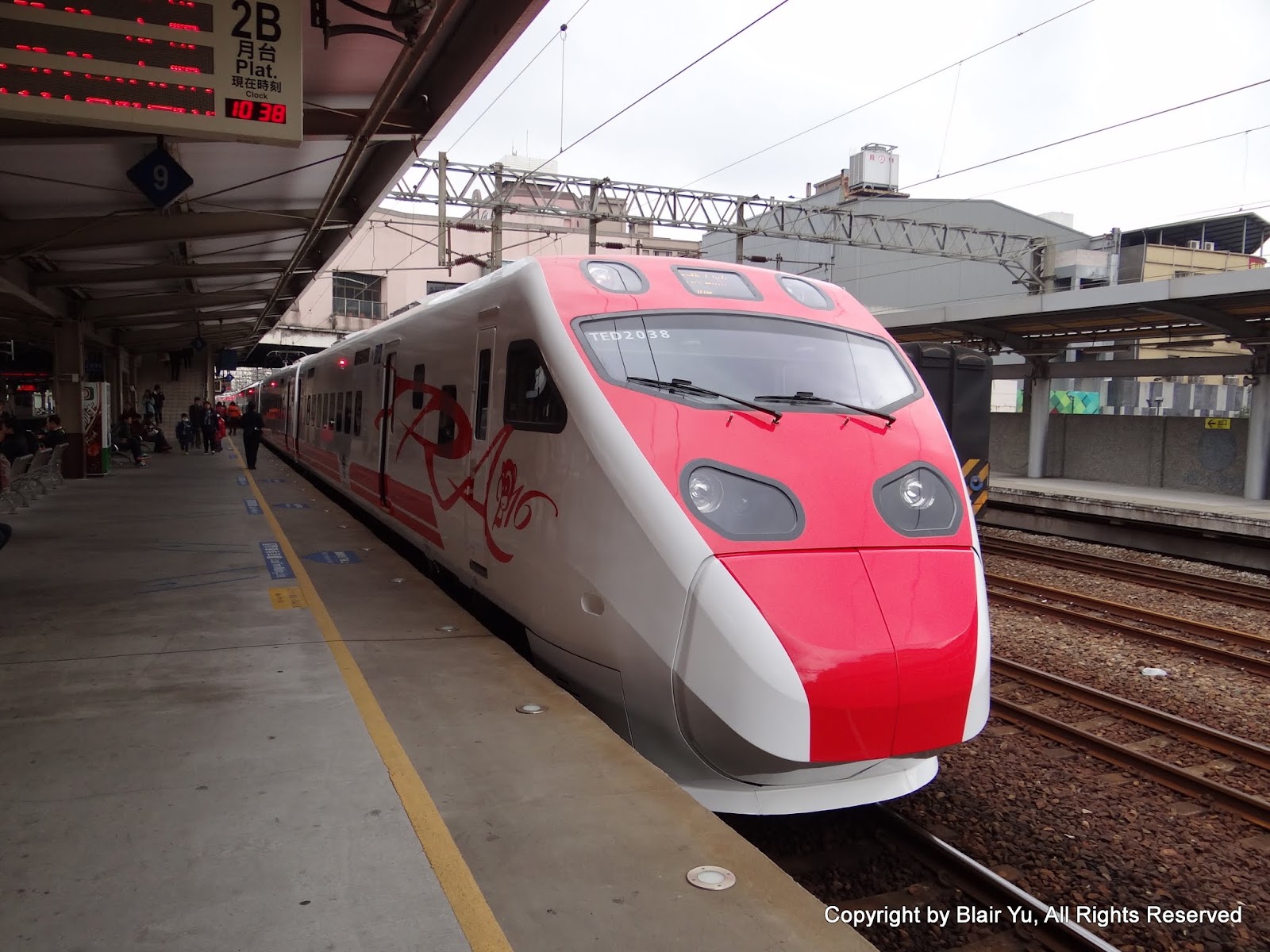 Blair's 鐵道攝影: TEMU2038傾斜式電聯車 (普悠瑪號 Puyuma Express)