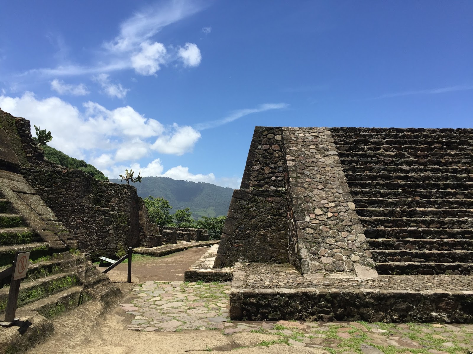 Vivero Growers Garden: Visit the Town of Malinalco, Mexico