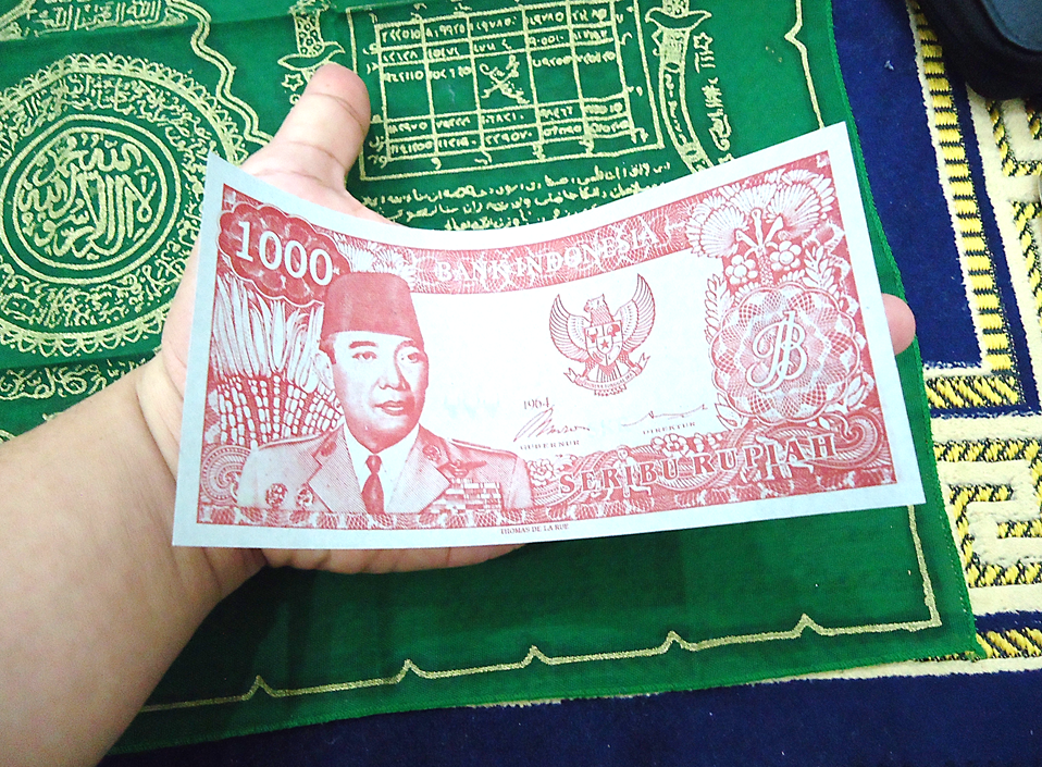 Pusaka Alam Ghaib Dan Mistik: DUIT SUKARNO 1000 RUPIAH AR-RUQYAH ( SOLD )