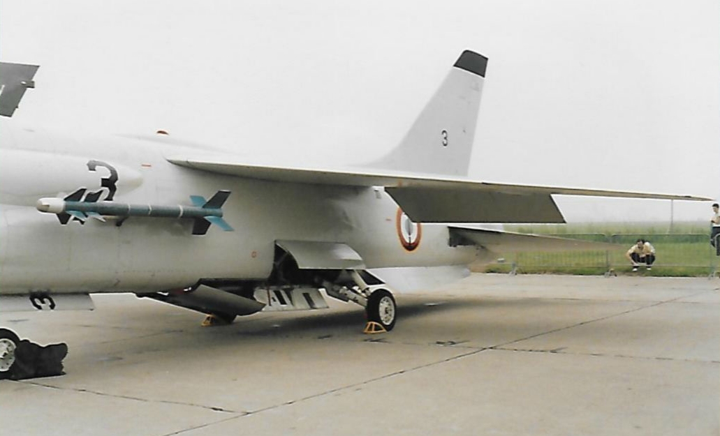 Le Chance Vought (L.T.V) F-8 "Crusader".