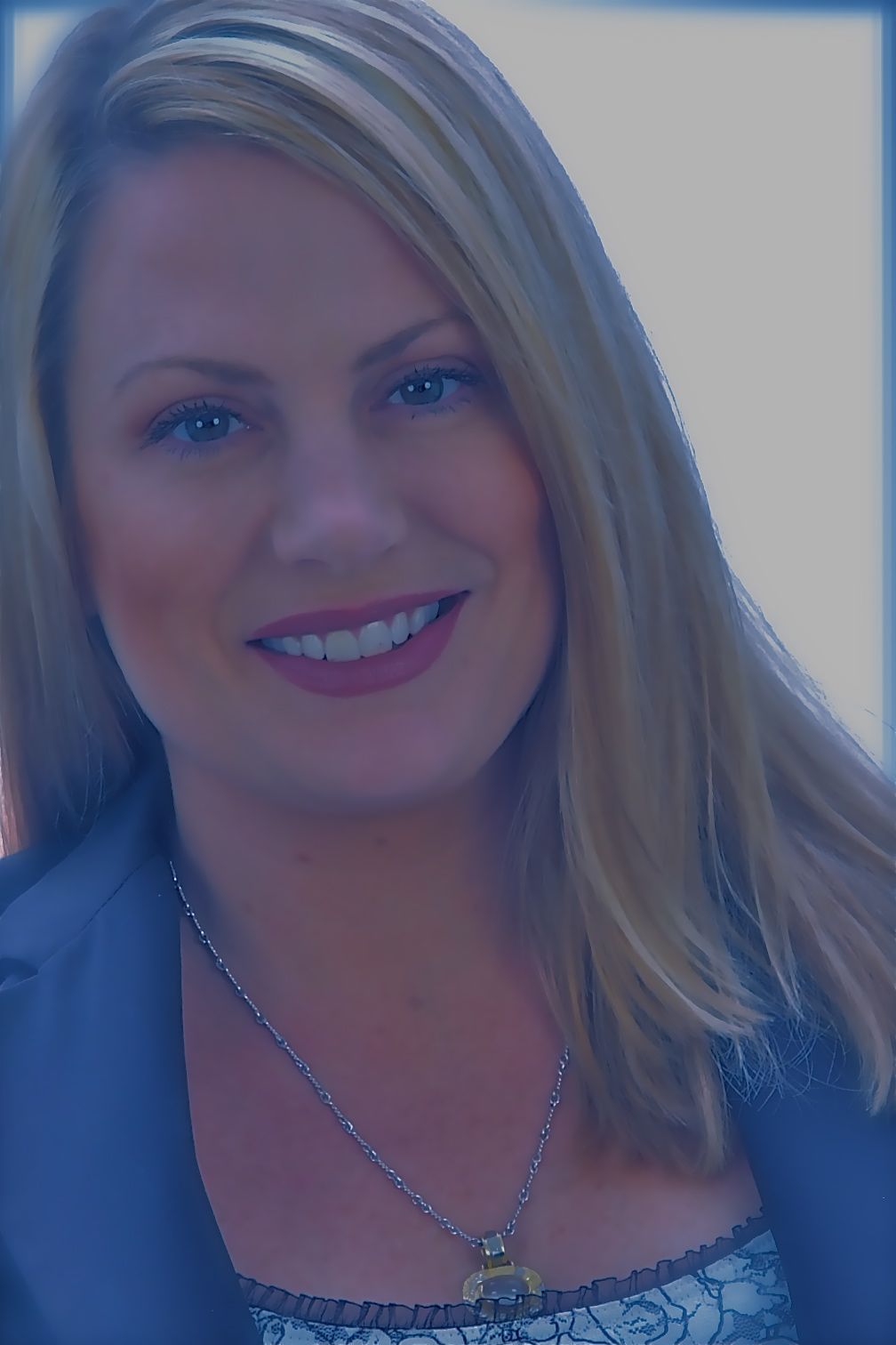 Jen Tucker: Why Author Photos Don't Have to Suck by Lauren Clark