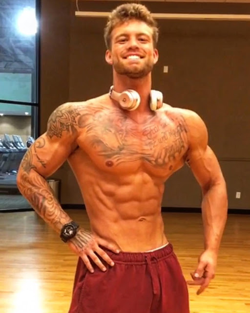 DUSTIN MCNEER : 38 IMÁGENES QUE NOS REGALÓ EN NOVIEMBRE