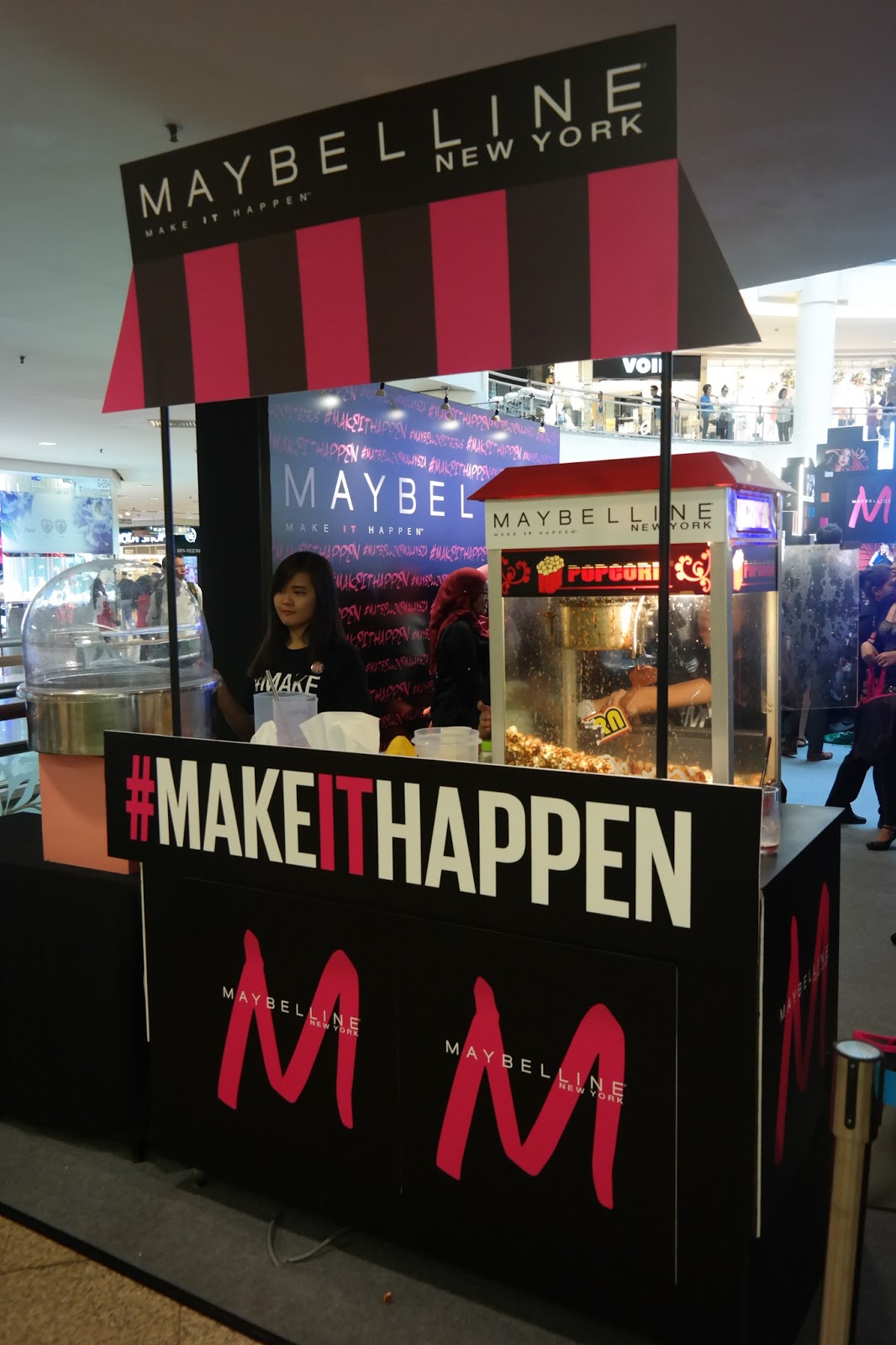 E-Wen Hooi: Maybelline Launches New Tagline 'Make It Happen' @ Midvalley