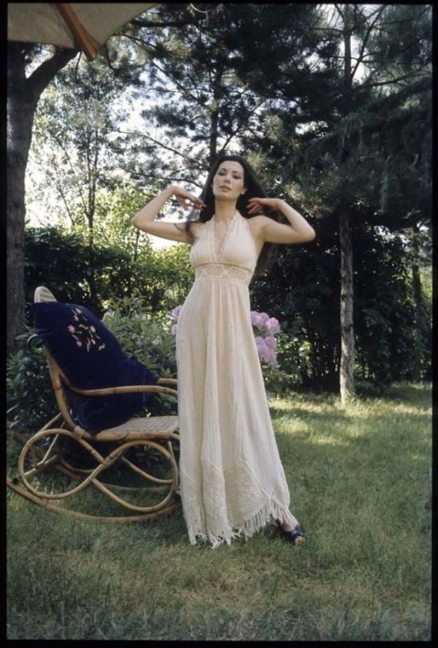 The Goddess of Giallo: Stunning Color Photos of Young Edwige Fenech ...