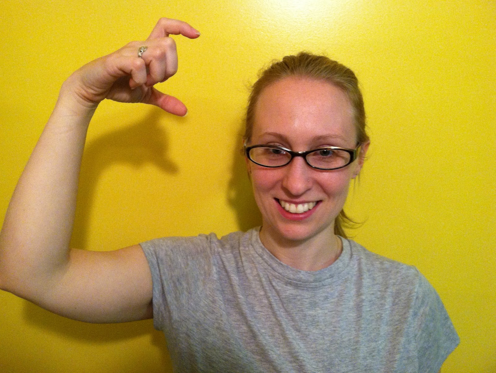 HearMyHands ASL: sign: MOON for What's the Sign Wednesday