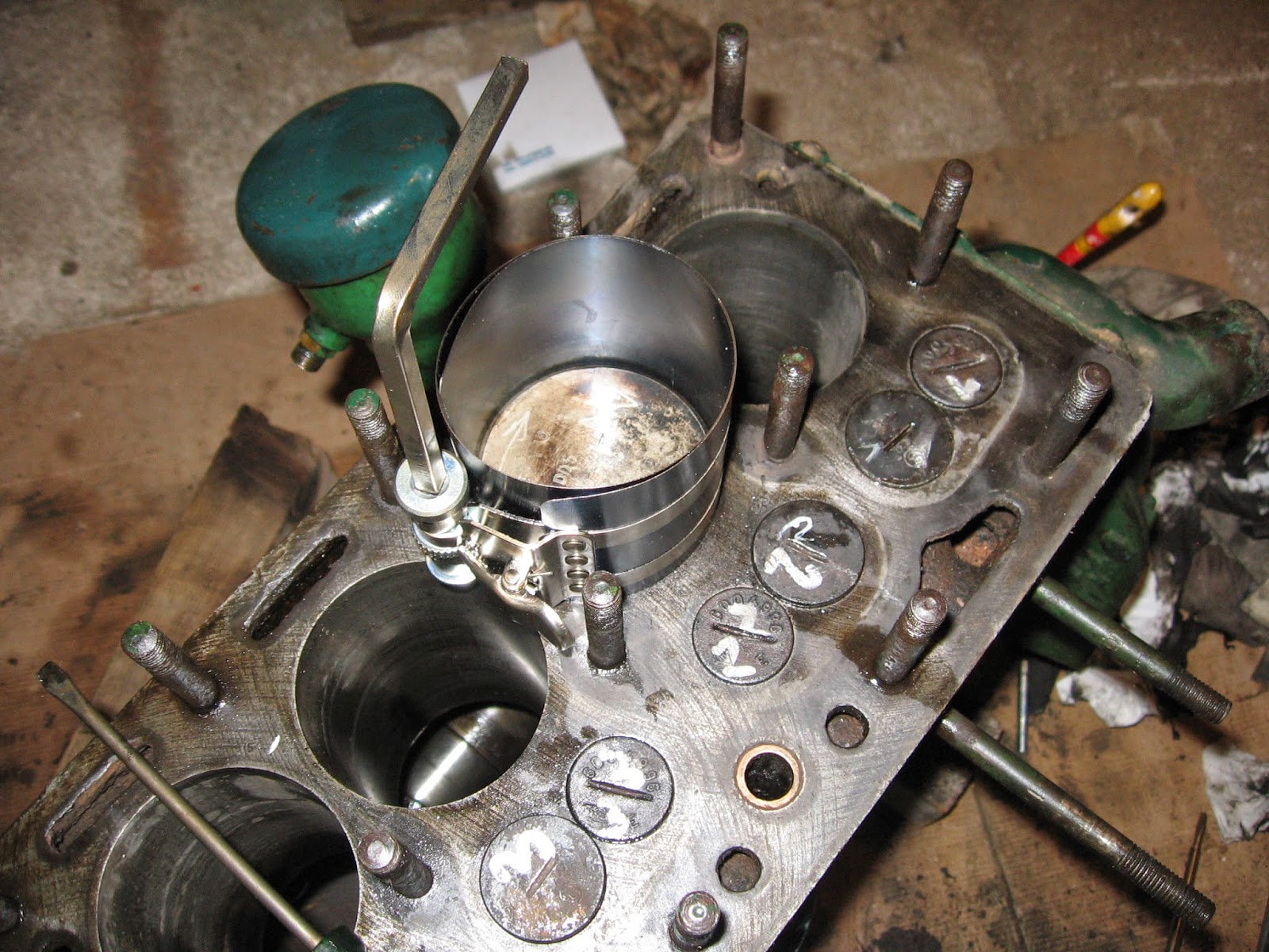 Monaquatre YN1: remontage des pistons