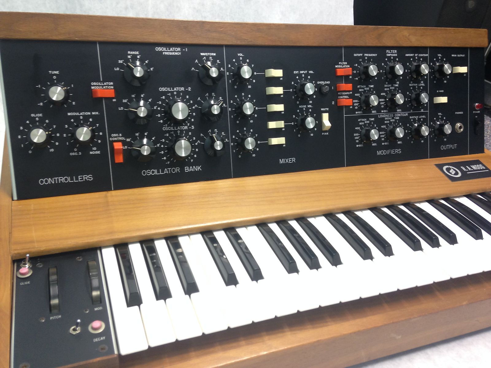 MATRIXSYNTH: Vintage Minimoog Model D SN 1075 w/ 1130 Drum Controller