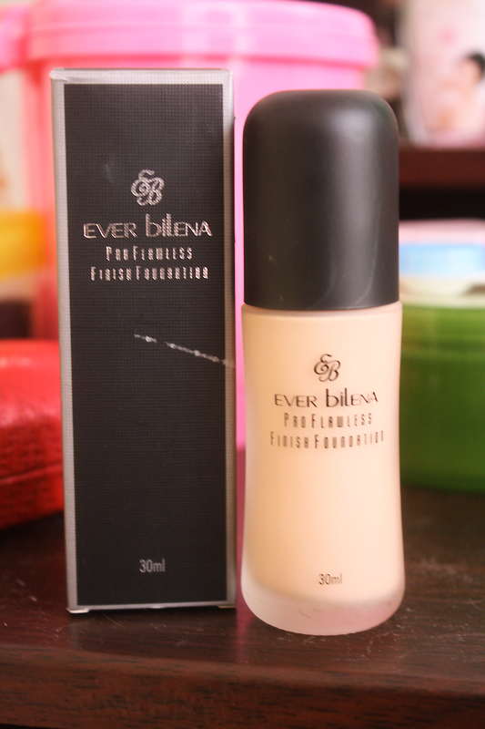 Lovelight Beauty: Review: Ever Bilena Pro Flawless Liquid Foundation