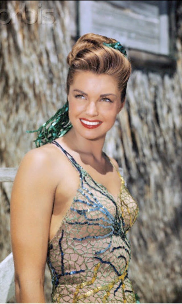 Beautiful Vintage Photos Of Esther Williams In Swimsuits From The 1940s