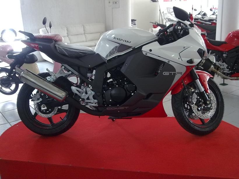 Bela Moto: Novas Cores na Comet GT R 250