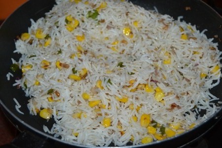 Vaniensamayalarai: Simple Sweet Corn Fried Rice