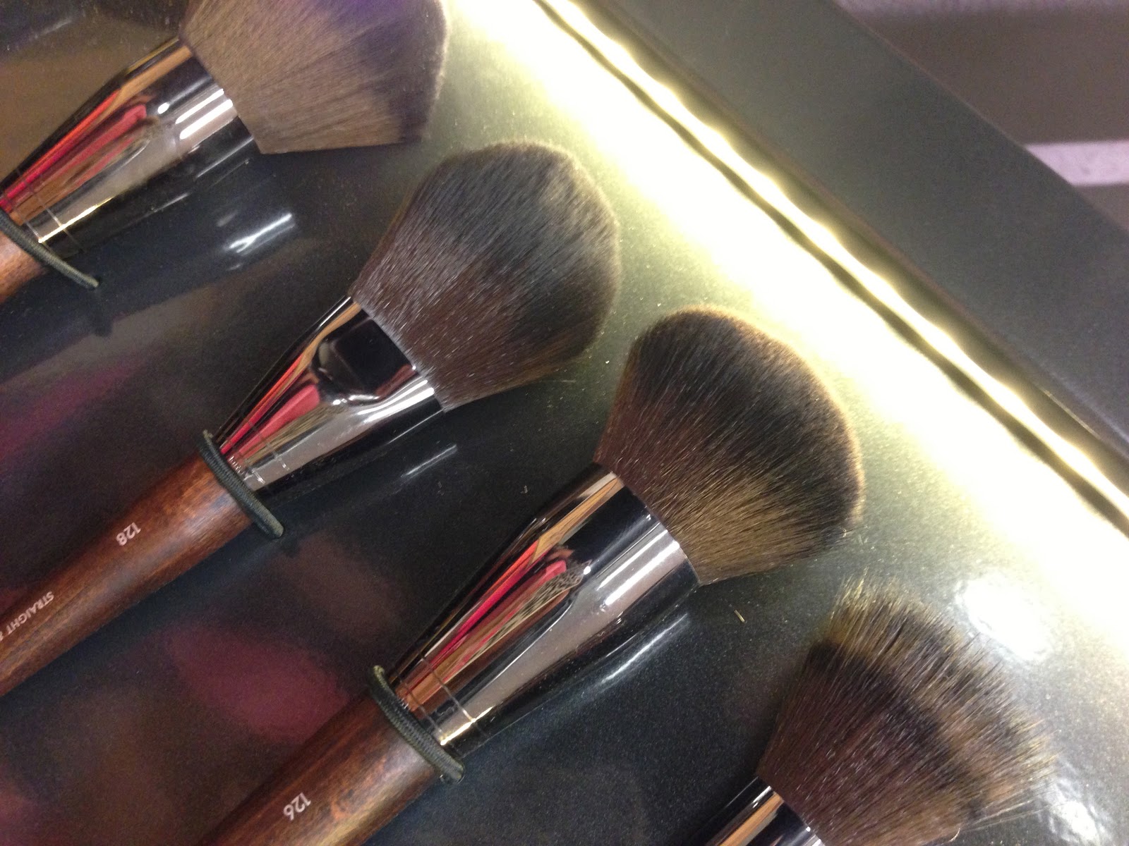 AMIVI MAKE UP: La nouvelle gamme de pinceaux Make Up For Ever + Mini ...