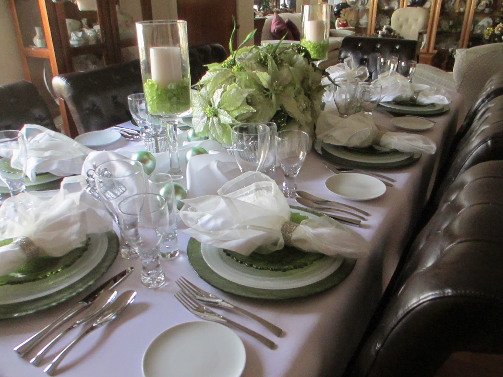 The Welcomed Guest: Stuff in Storage Christmas Tablescape