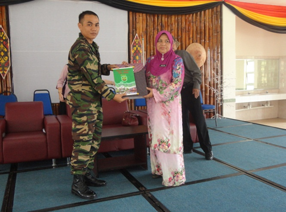 Portal Bujang Berani 10 RRD: KEM KEPIMPINAN KOLEJ ABDILLAH KUCHING