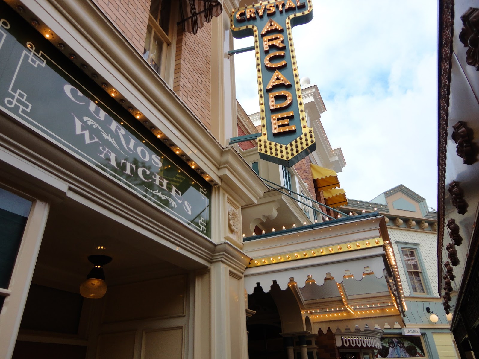 Disneyland: Main Street Crystal Arcade