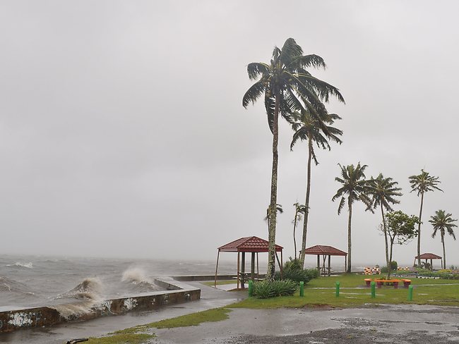 Freaque Waves: Cyclone Evan in Fiji