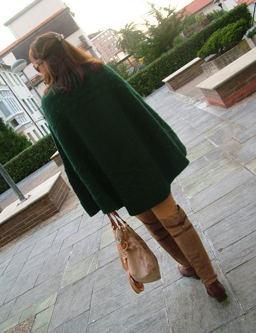 Brújula de Estilo: MIS LOOKS - PONCHO VERDE