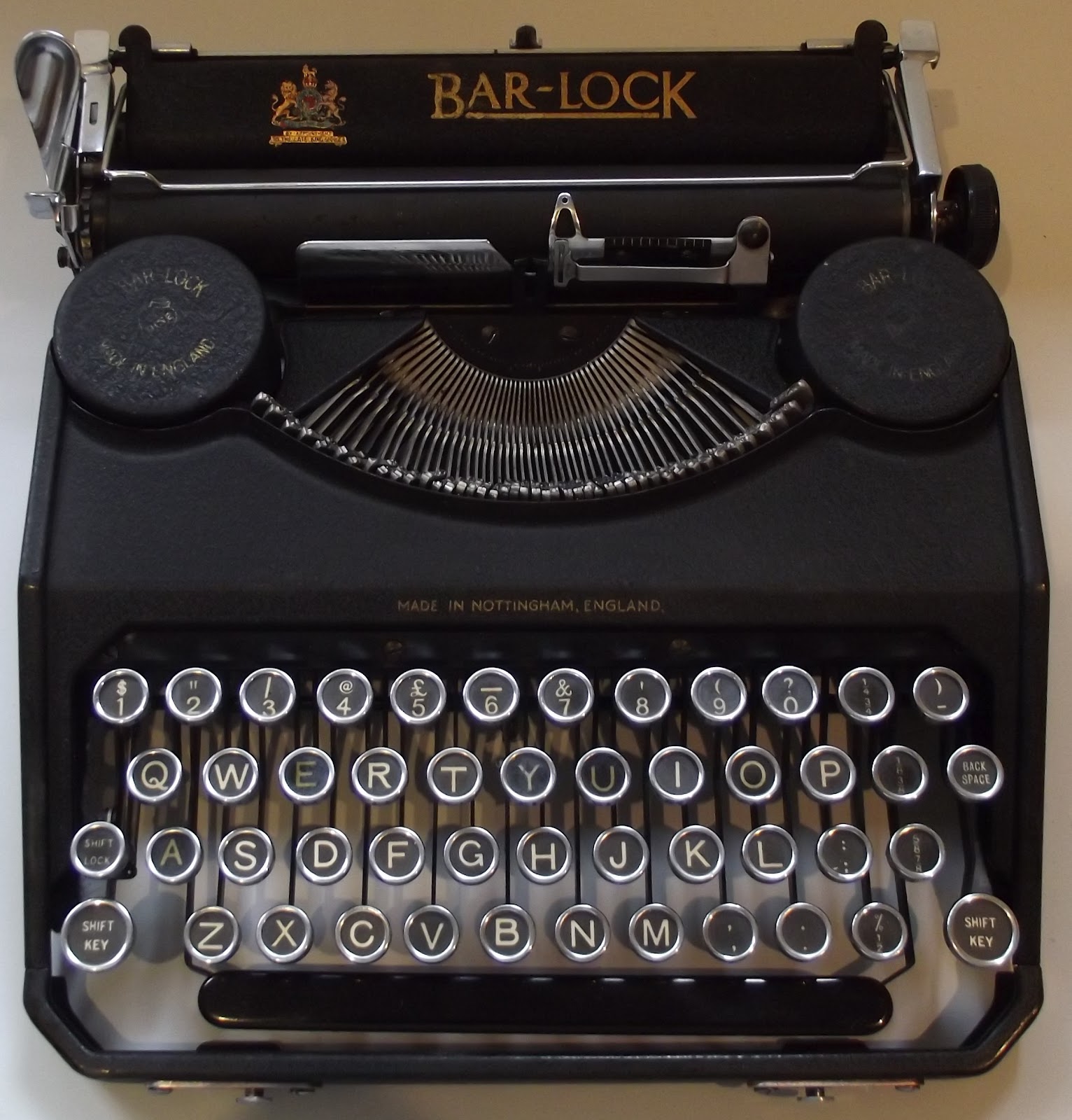 oz.Typewriter: The Bar-Lock Portable Typewriter
