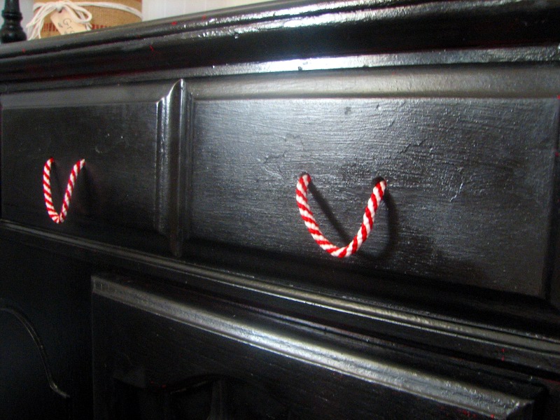 Mary Ann's House: Resourceful Drawer Pulls