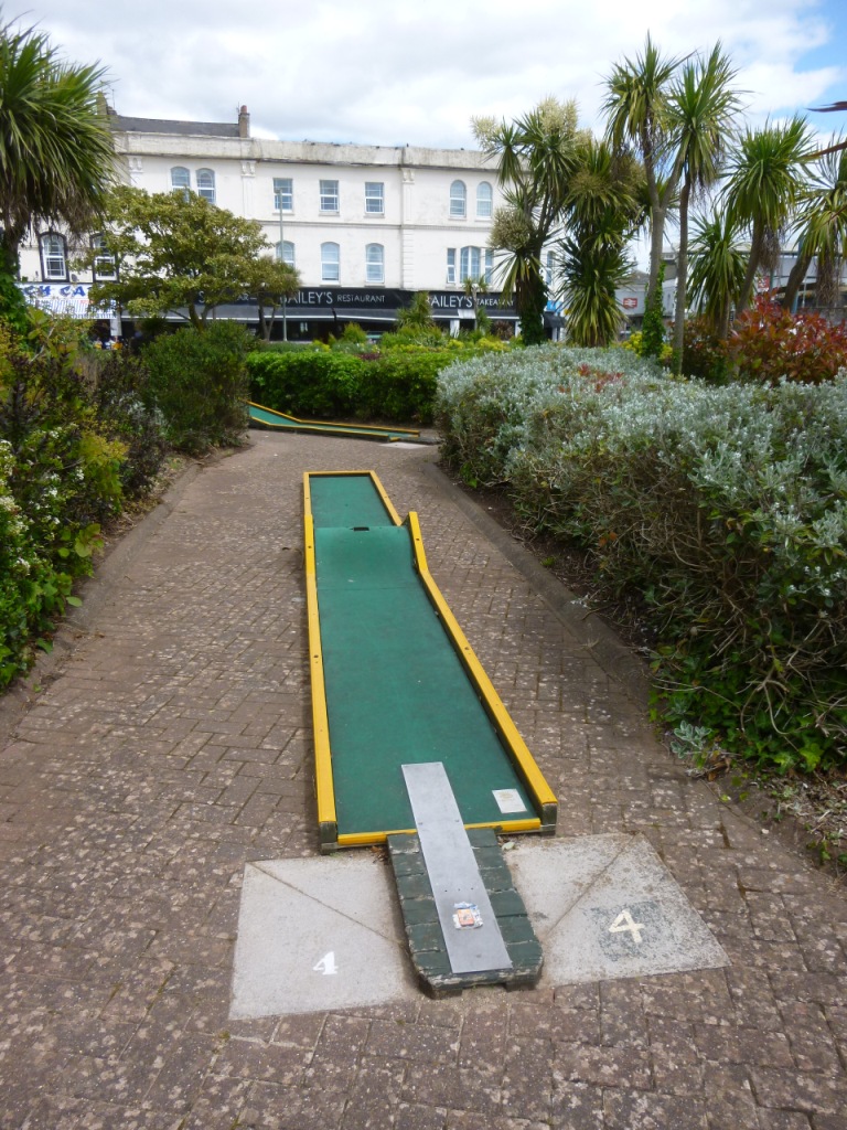 The Ham and Egger Files: Mini Golf in Dawlish
