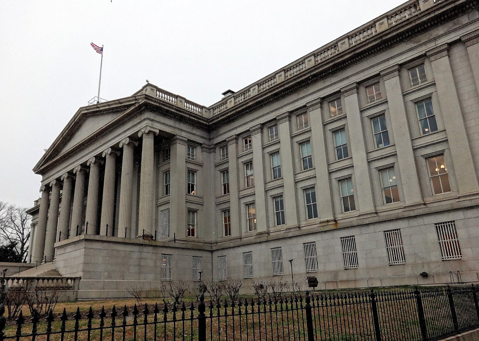 The Mathematical Tourist: DC Math Trek