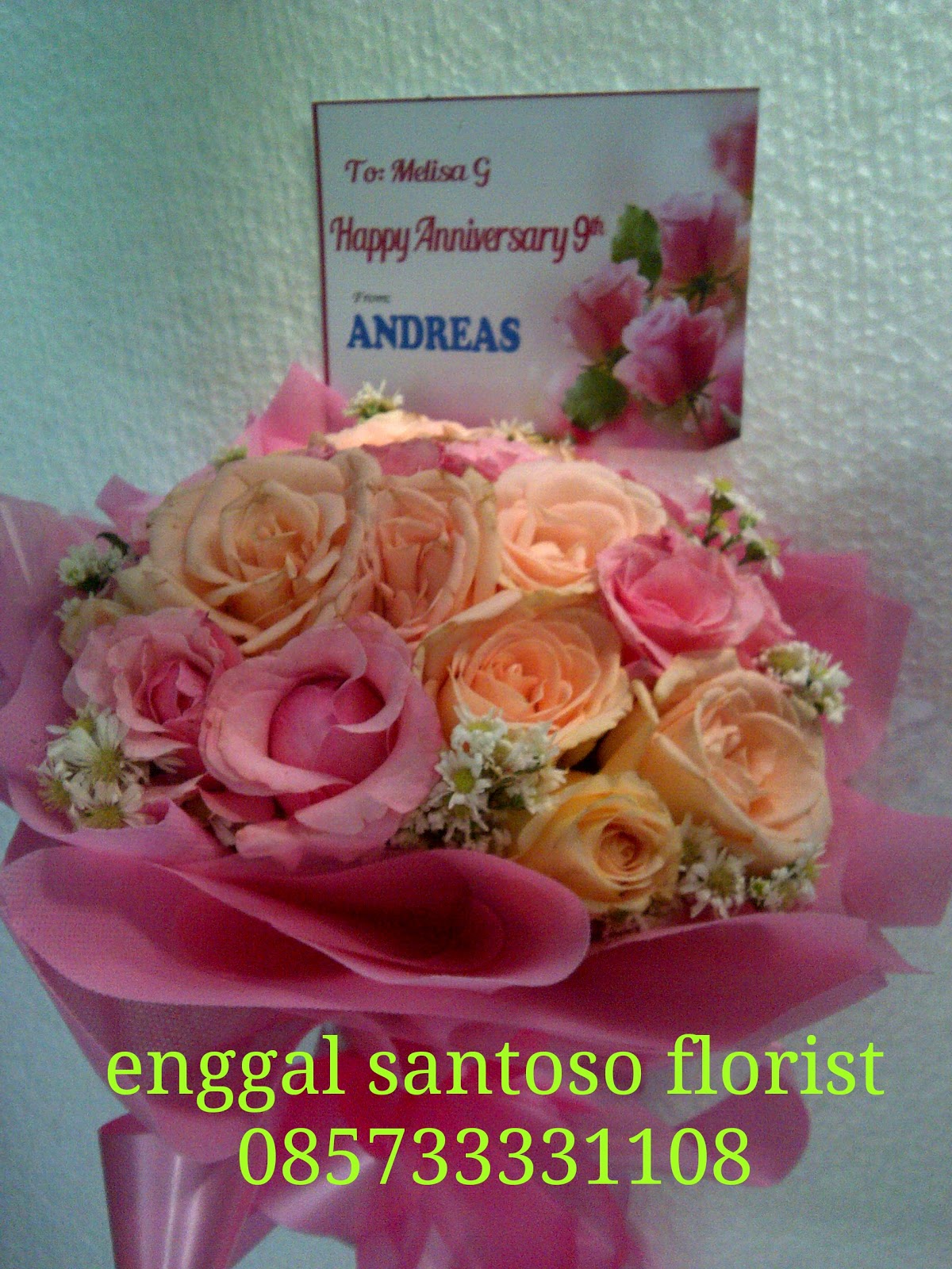 Toko Bunga Surabaya 24 Jam: Bunga Tangan Model Bulat