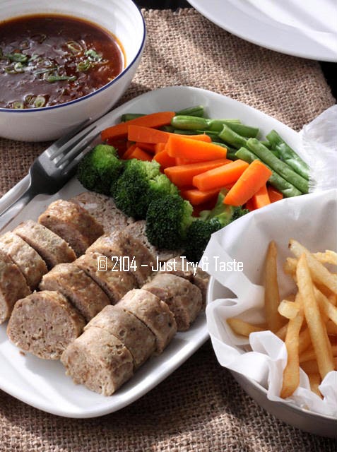 Galantine Daging Sapi & Ayam dengan Sayuran Rebus dan Kentang Goreng ...