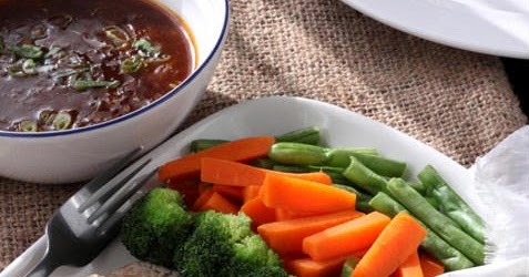 Galantine Daging Sapi & Ayam dengan Sayuran Rebus dan Kentang Goreng ...