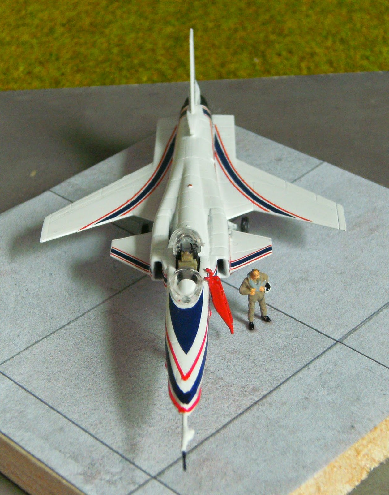 Happyscale-Modellbau: Grumman X-29 A - Dragon 1/144 (built by Bianca ...