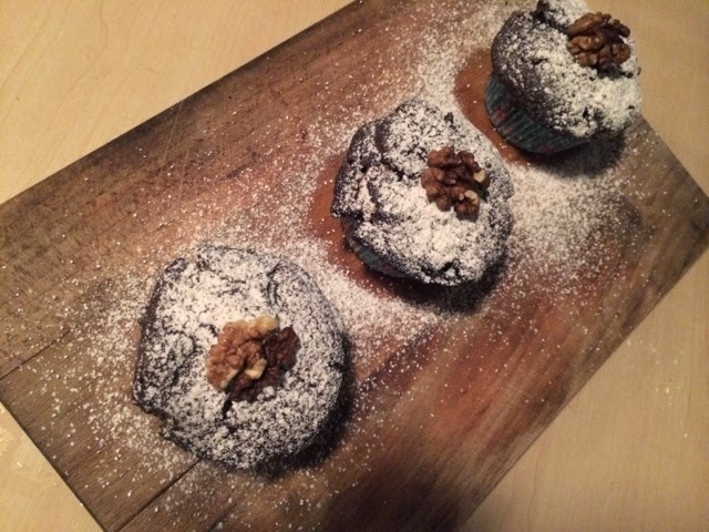 Garbanės Virtuvė: Labai šokoladiniai keksiukai su rududu ir graikiniais ...