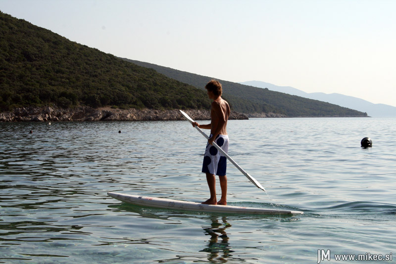 Surfanje z veslom oz. stand up paddle surfing (SUP) | Mikec Blog