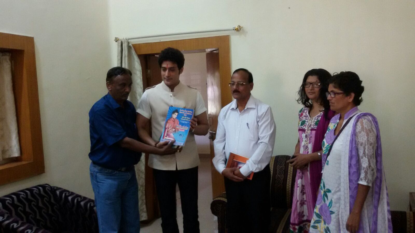 Dr. Milind Jiwane: Film Star Gagan Malik visited Nagpur